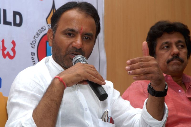 Santosh Lad addressing during his "Meet the press" programme