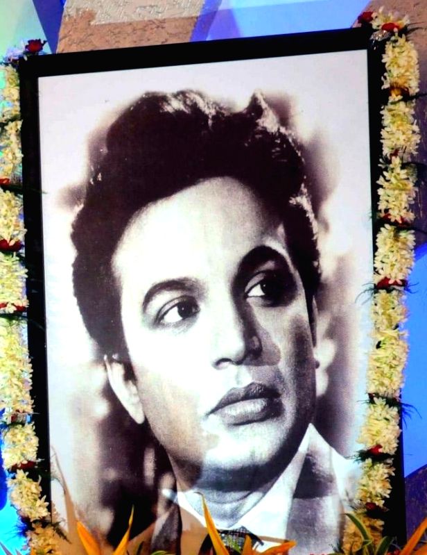 Uttam Kumar's life has many 'inspiring stories' apart from 'scandals'